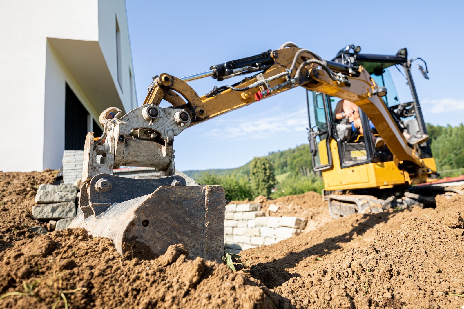 Used VolvoEC380D excavator - interline-trucks.com