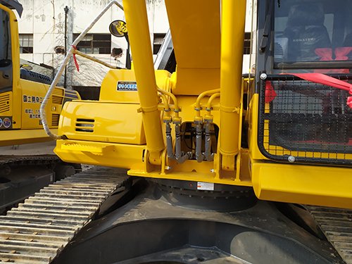 USED KOMATSU PC200 EXCAVATOR - interline-trucks.com