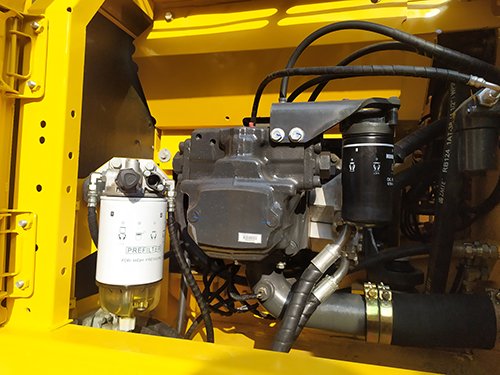USED KOMATSU PC200 EXCAVATOR - interline-trucks.com